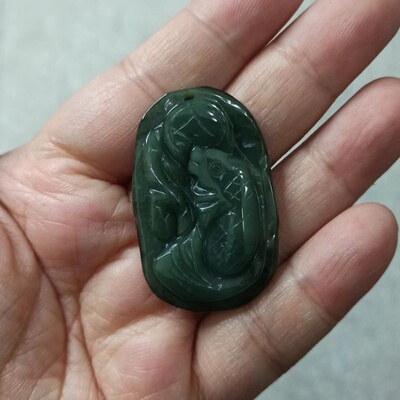 天然翡翠吊坠黄翡飘花荷叶鱼