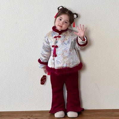 Girls'HanfuNewYear'sgreeting