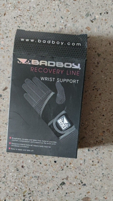 坏小子badboy护腕 特价清仓处理