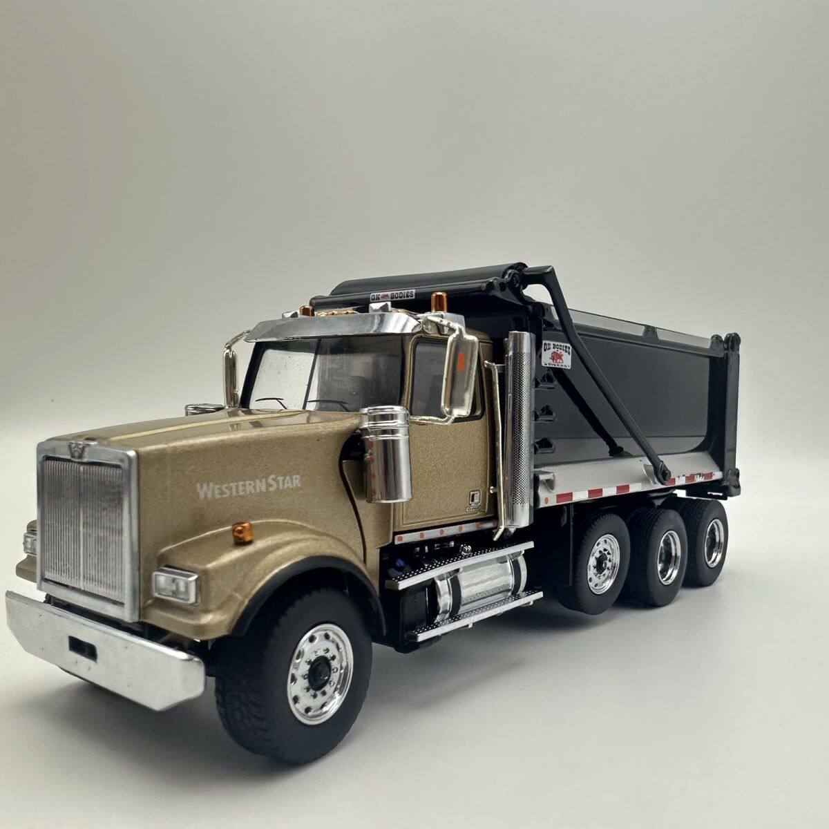 DM美式Western Star 4900 SF Tandem Truck西部之星1:50模型71080