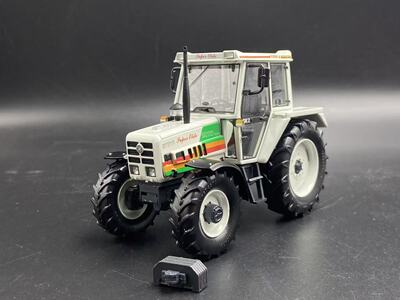 1:32 斯太尔 拖拉机 STEYR 8090 Super Elite 农机合金工程车模型