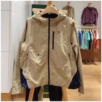 2025年零素然女士新品户外透气防泼水拼接带帽外套A0241JA15