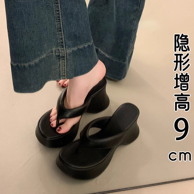 MK&DK香港真皮坡跟人字拖女2025年新款夏季厚底高跟夹脚松糕凉拖