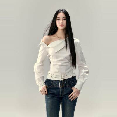 VIAPITTI设计感露肩褶皱腰带短款衬衫女装春季修身辣妹上衣