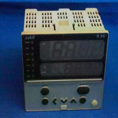 议价Yamatake R36TR0UA1100 Digital Indicating Regulator w/ Br