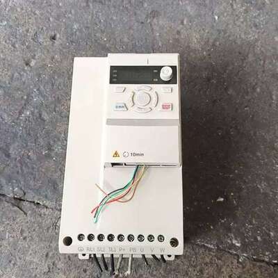 议价5.5kw变频器 H100T40055BX0，成维修