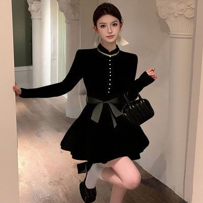 2026春季新款女赫本风黑色丝绒长袖裙子时尚收腰显瘦连衣裙QJ0114