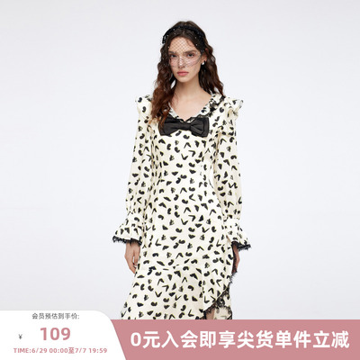 missCOCOON时尚上衣秋装新款V领设计剪影蝴蝶花法式连衣裙女