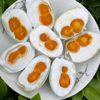 双黄咸鸭蛋不太咸现蒸现发