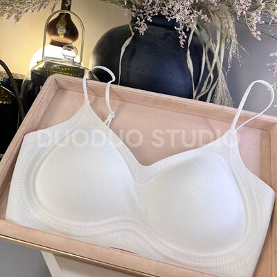 【多多还是多多】高弹呼吸粉底液隐形无痕可调节聚拢内衣SFL-2602