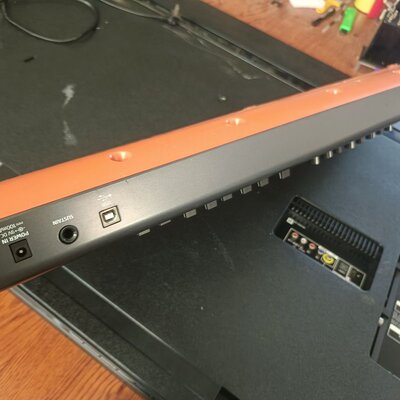 议价Novation LAunchkey 61，直接拍！可维修