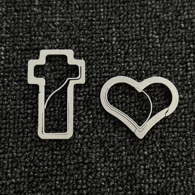 ironworks解构爱心十字架钥匙扣