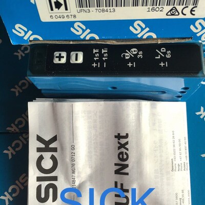 德国西克SICK超声波槽型传感器UM30-213113  UM30-214113 215113