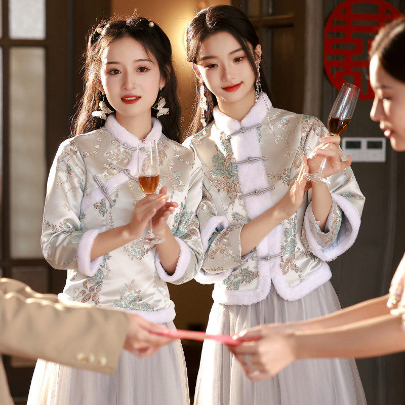 中式伴娘服女2026新款大码姐妹团礼服秀禾服小个子缎面复古伴娘裙