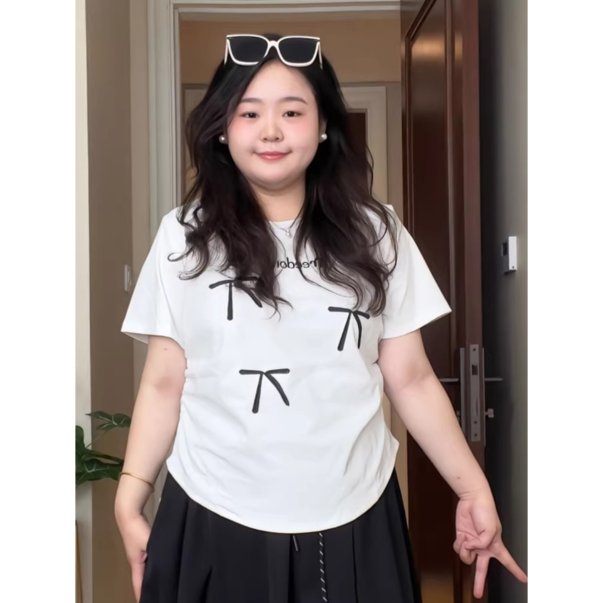 大尺码女装灰色蝴蝶结刺绣正肩短袖t恤女夏季新款胖mm显瘦韩系上