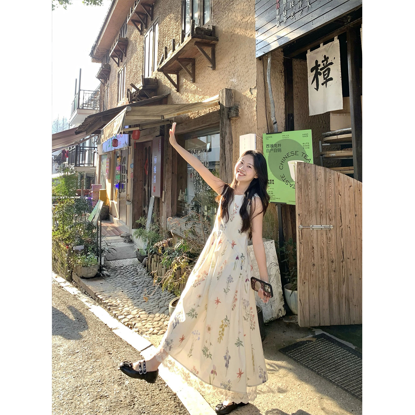 今年流行漂亮的裙子女夏季新款法式度假风绝美印花无袖背心洋装