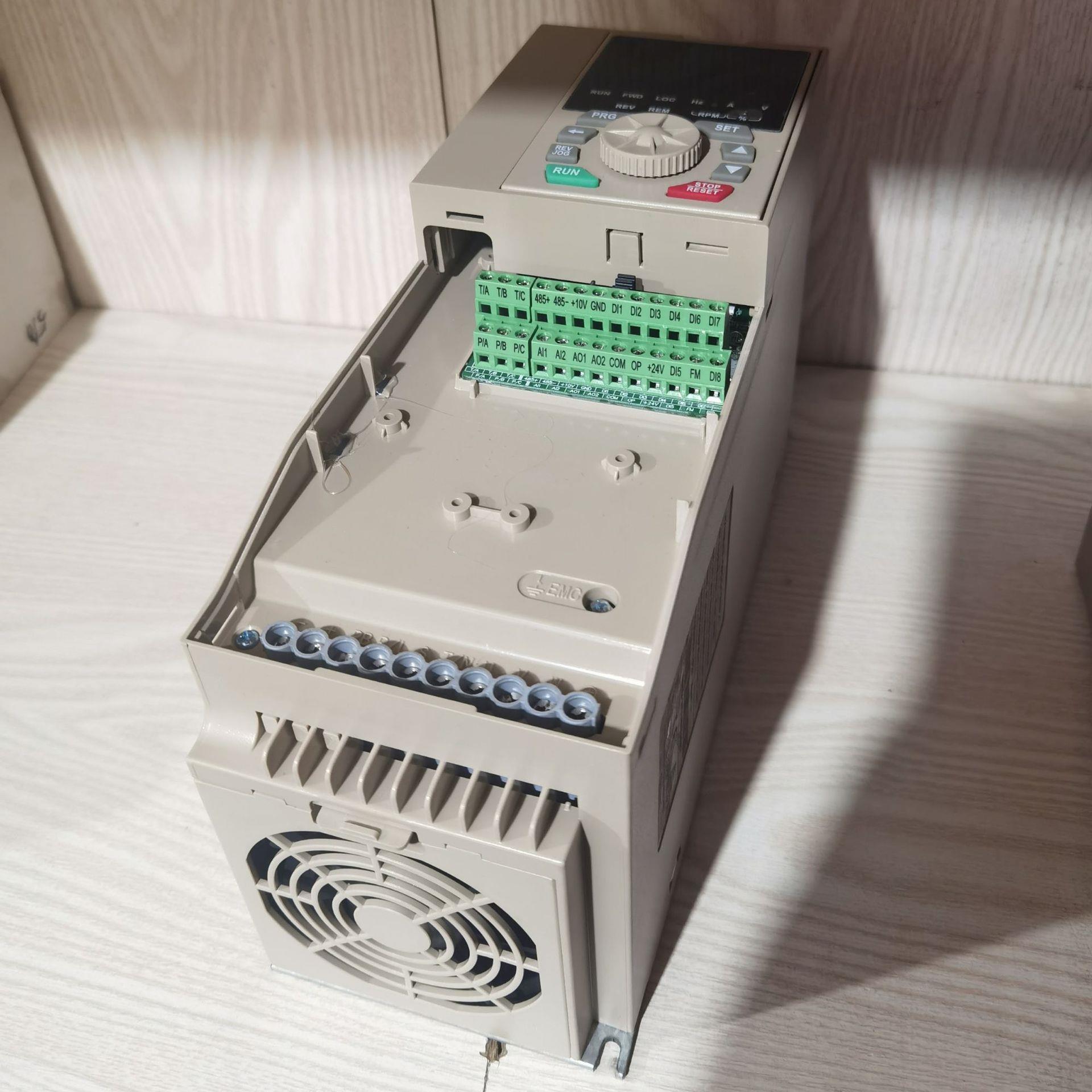 上海红旗泰/380V5.5KW通用变频器全新原装赫茨变频器HZ800SF系列