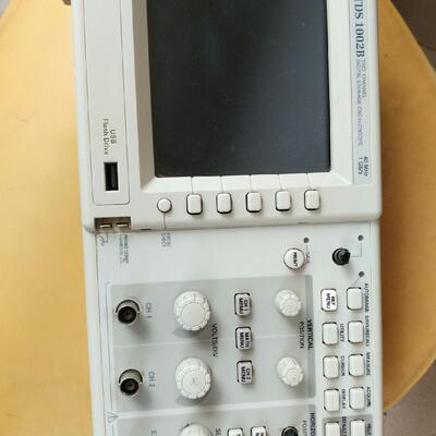 TDS1002B 泰克双通道数字存储示波器 实验室测量仪器议价维修
