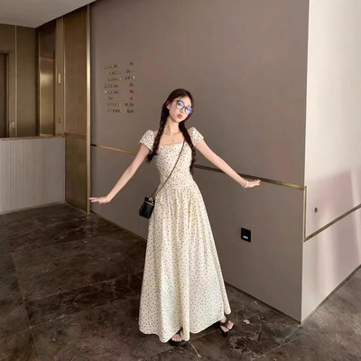 法式方领波点小飞袖连衣裙女夏季收腰a字裙子温柔风气质度假长裙