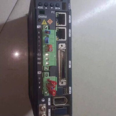 议价伺服驱动器QXMP05-B实物拍摄 外壳有
