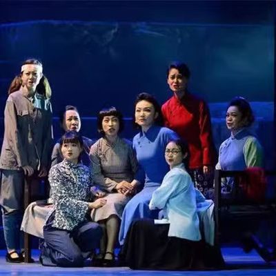 民国大褂江姐狱友表演红梅赞学生舞台课本剧红旗背后的故事