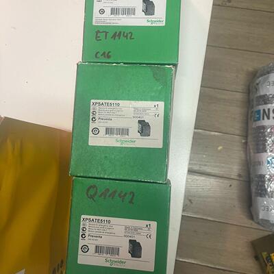 XPSATE5110 安全继电器 急停停止模块 24V AC/DC议价维修