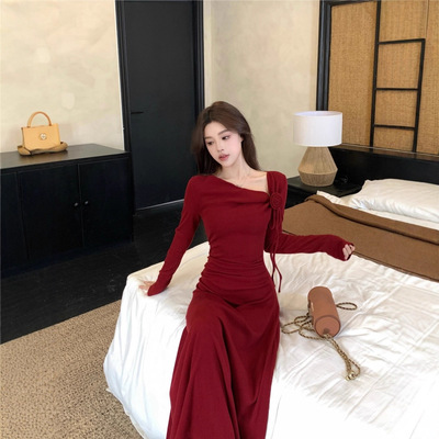 Nanaimo酱小众法式设计感红色连衣裙女时尚显瘦正肩中长裙潮