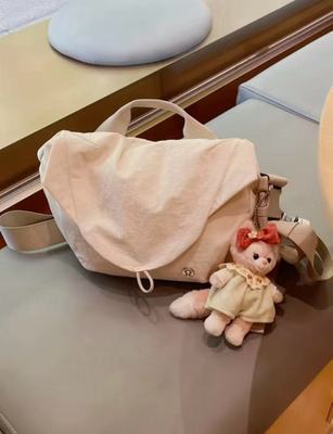 国内现货lululemon Curved Crossbody Bag 3L 斜挎包