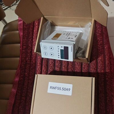 RWF55.50A9控制器 工程剩余 库房备用 实物照