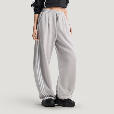 Adidas/阿迪达斯正品三叶草女士日常运动宽松休闲刺绣长裤IA7519