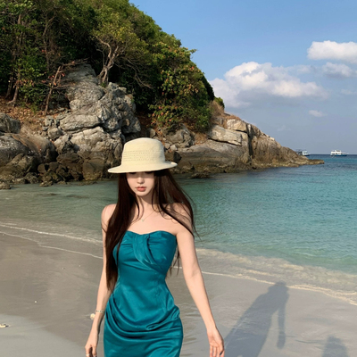 甜甜夏上新泡沫之夏蓝色缎面抹胸气质纯欲收腰连衣裙H6645