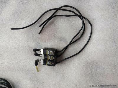 欧姆龙E8CB-CNOC2B，成色如图，实物拍摄，原装拆机，议价商品