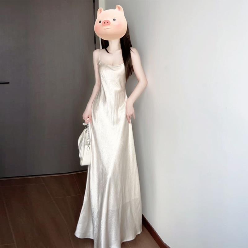 法式高级感白色缎面吊带连衣裙女夏季款温柔气质名媛收腰包臀长裙