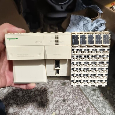 议价施耐德TM258LD42DT主机+DM72F0、DM72F1维修