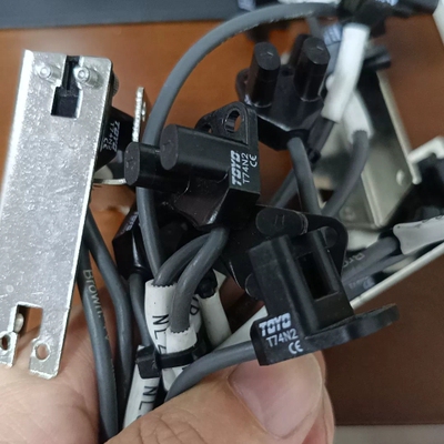 议价TOYO T74N2传感器，二手拆机，数量14个。