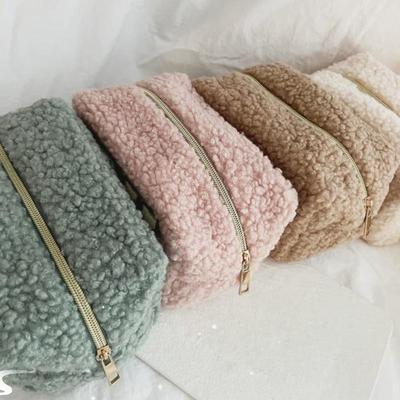 Lambswool Small Cosmetic Bag Cute Plush Makeup Organizer Po1