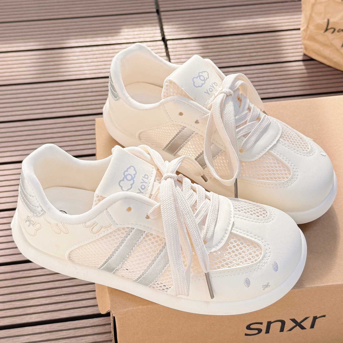 夏季薄款透气不闷脚小白鞋女2026新款配裙子网面鞋子百搭休闲板鞋