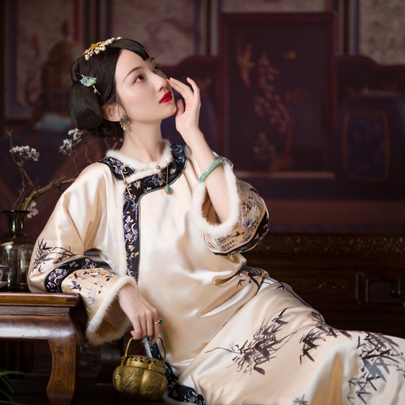墨竹澹月丨一城风絮丨仿古董衣无领绣花倒大袖绣花旗袍年轻款