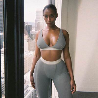V-necked sports yoga set for womenV领运动瑜伽套装女