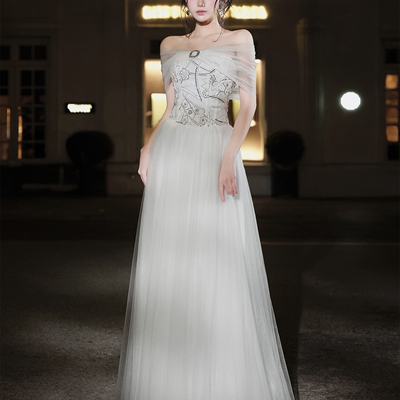 LOVELYN越南品牌Chant des Pétales系列A字形露肩网眼连衣裙定制