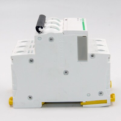 New Original Schneider Electric China IC65N 3P C4A A9F18304