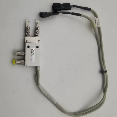 手指气缸 MHZ2-6D1 D-M9N 实拍议价