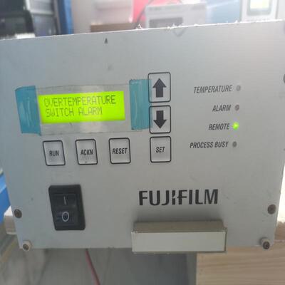 维修检查FUJIFILM富士温控器TC2000RM，通电议价