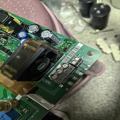 维修检查9324lp.5c.v100拆机9新伦茨变频器9议价