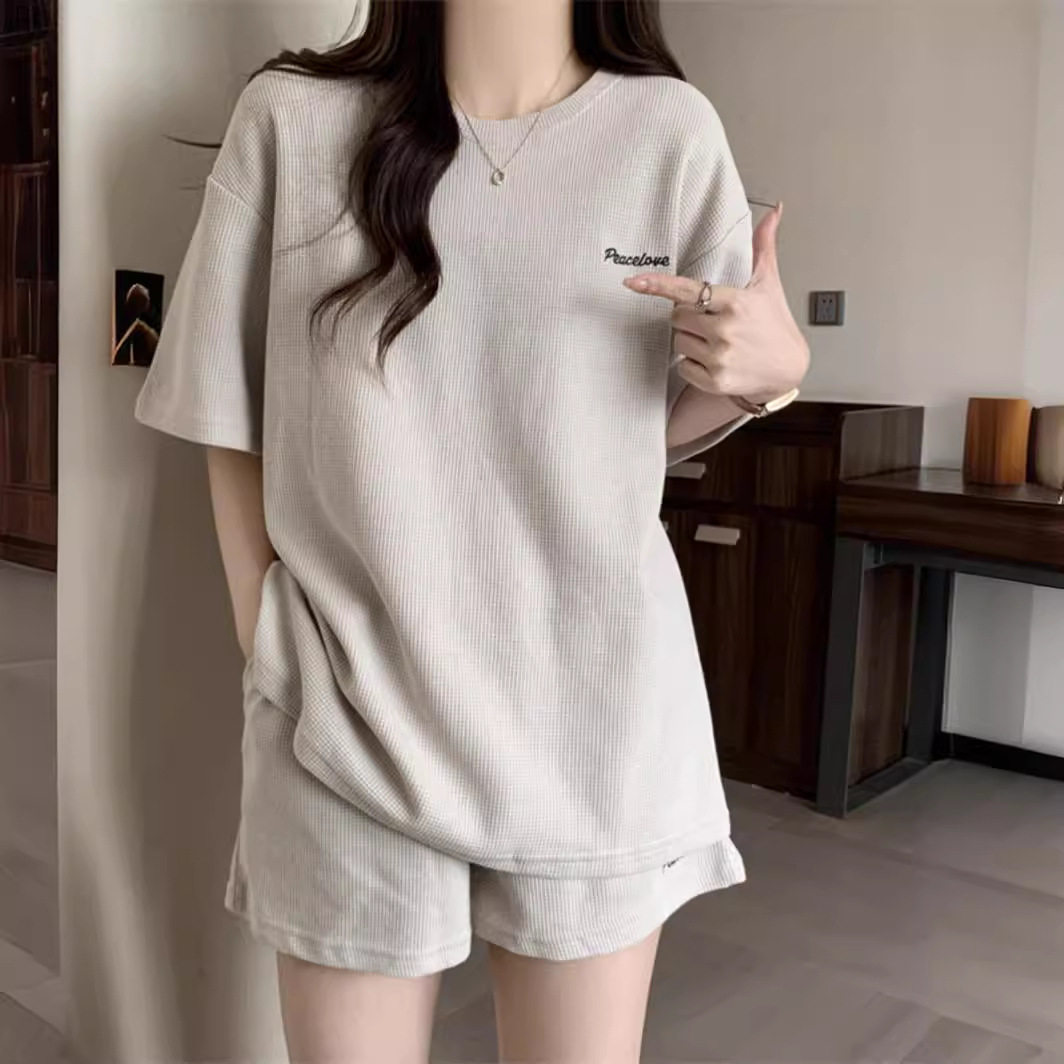 实拍华夫格套装女夏宽松短袖短裤可盐可甜休闲运动绣花两件套代发