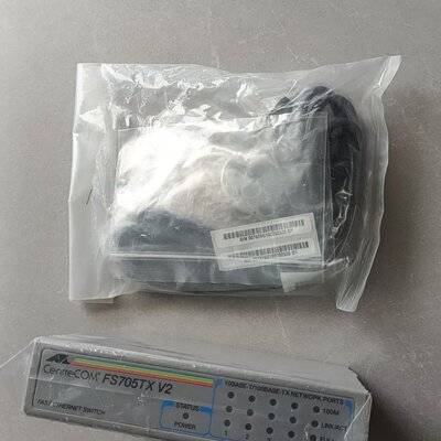 CentreCOM安奈特 五口工业交换机（议价）