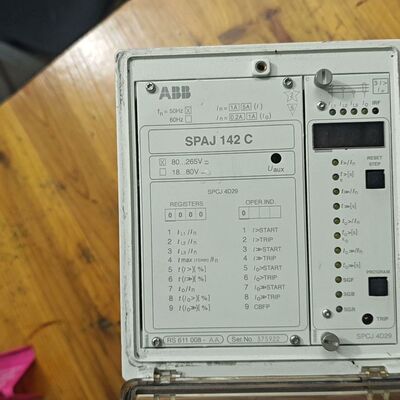 综合继电保护器 型号SPAJ 142 C-AA 芬兰原