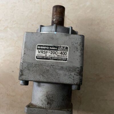 新宝减速机VRSF-20C-400一比20。输入轴14输出