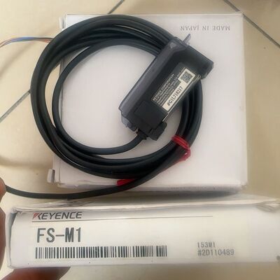 KEYENCEFS-M1光纤放大器  线材接口完好