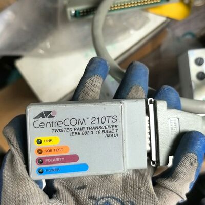 CentreCOM 210TS RJ45转AUI转换器